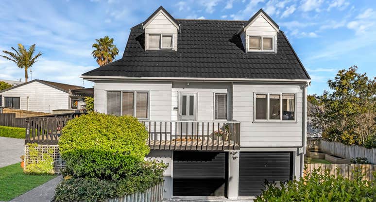 2/116 Bradbury Road, Botany Downs, Auckland - House For Sale