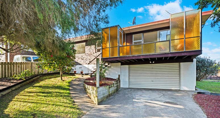 1/1 Bramley Drive, Farm Cove, Auckland - House For Sale