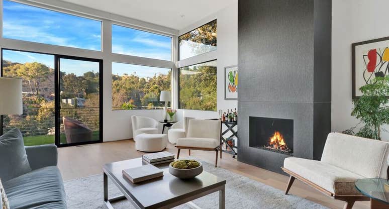 8801 Hollywood Hills Road, Los Angeles, CA, 90046 - SingleFam Sold on ...