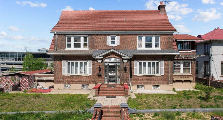 105-05 Ditmars Blvd, New York, NY, 11369 - MultiFam For Sale | RateMyAgent