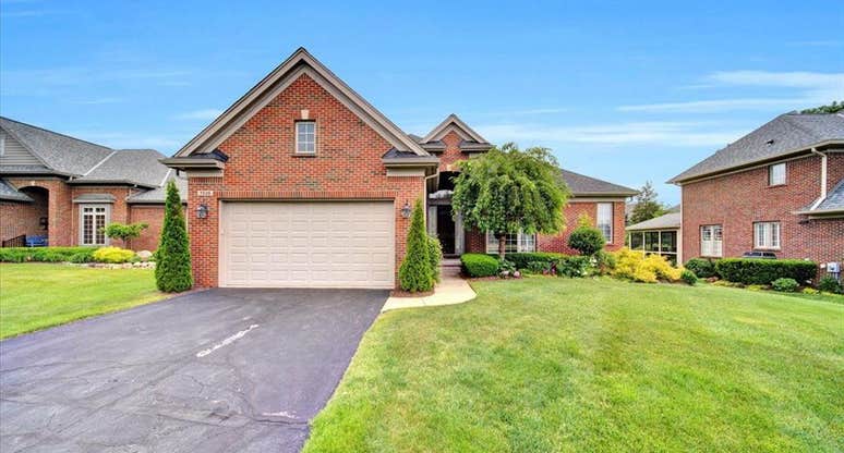 7336 Pine Vista Drive, Livingston County, MI, 48116 - Condo For Sale ...