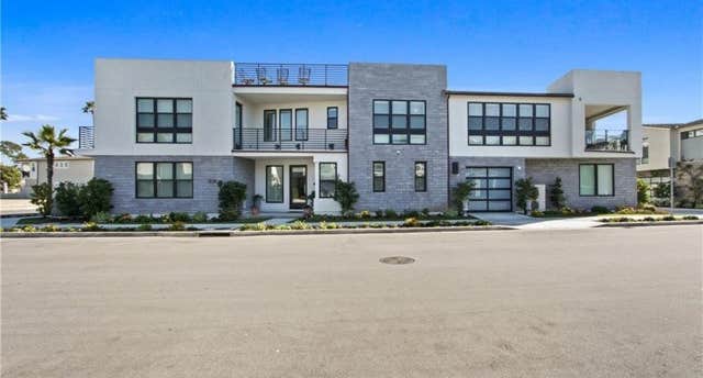 208 Ocean Place, Seal Beach, CA, 90740 - SingleFam For Sale