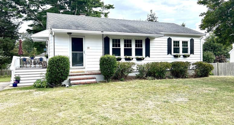 18 Hunt Way, Ocean Bluff-Brant Rock, MA, 02050 - SingleFam For Sale