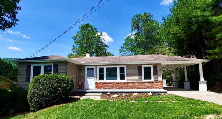 123 Longview Drive, Hendersonville, NC, 28791 - SingleFam Sold on 24 07 ...