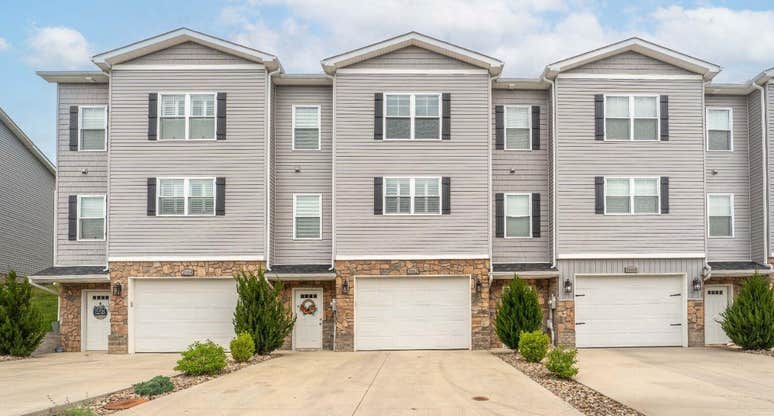 2052 Mountain Ash Lane, Morgantown, WV, 26501 - Townhouse For Sale