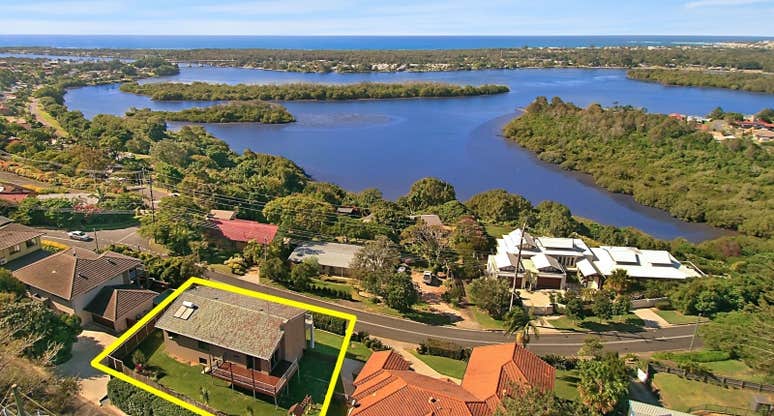 11 Old Ferry Road, Banora Point, NSW, 2486 - House Sold on 19 08 2016