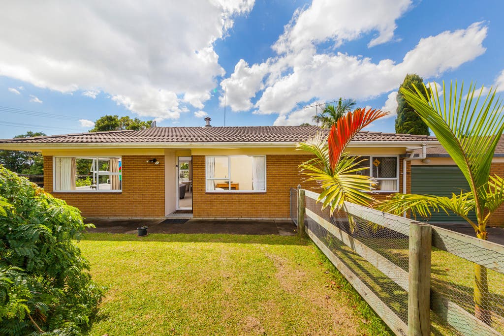 2 Wallace Rd, Mangere Bridge, Auckland - Other Sold on 26 04 2018