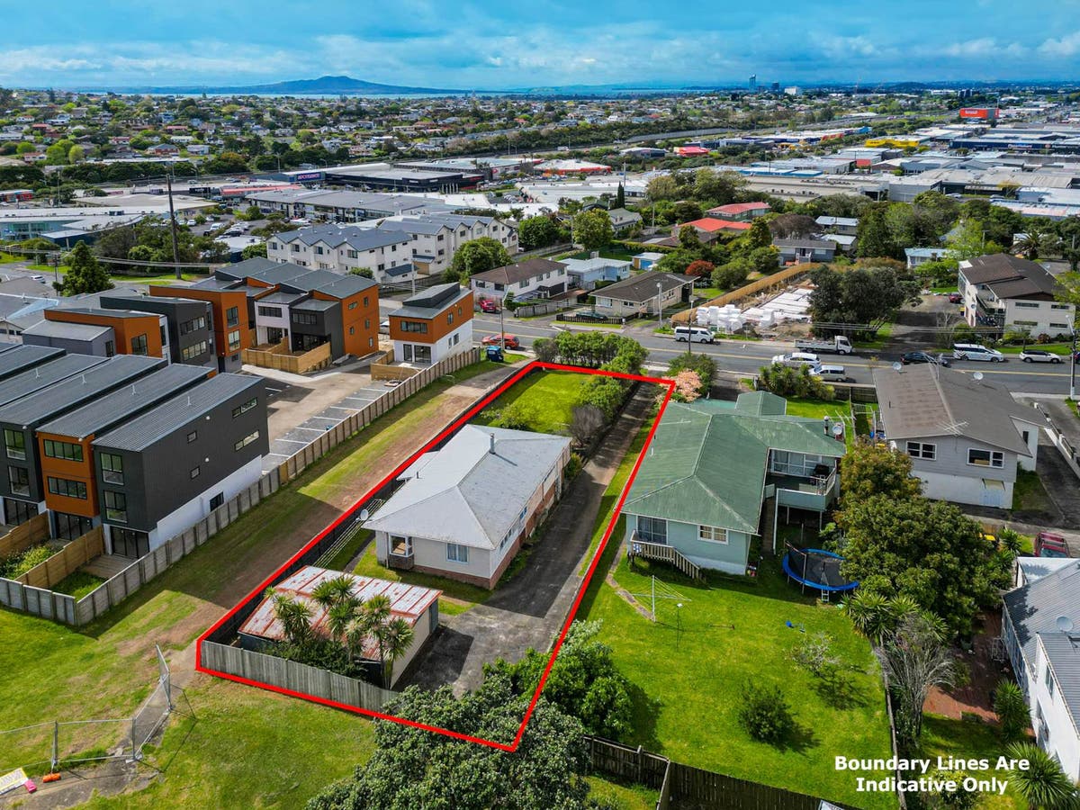 206 Sunnynook Road, Totara Vale, Auckland - Other Sold on 13 11 2022