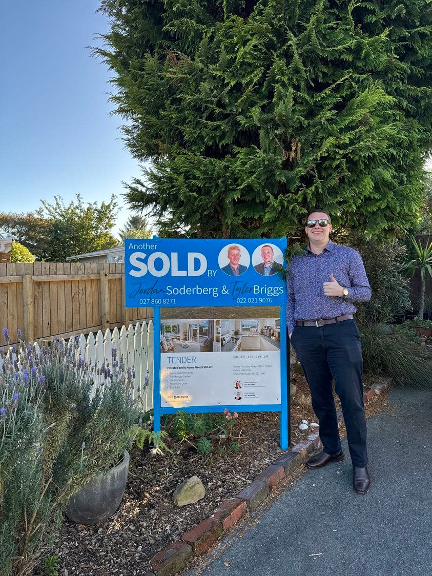 14 Rodney Grove, Paraparaumu, Wellington - House Sold on 04 04 2024 ...