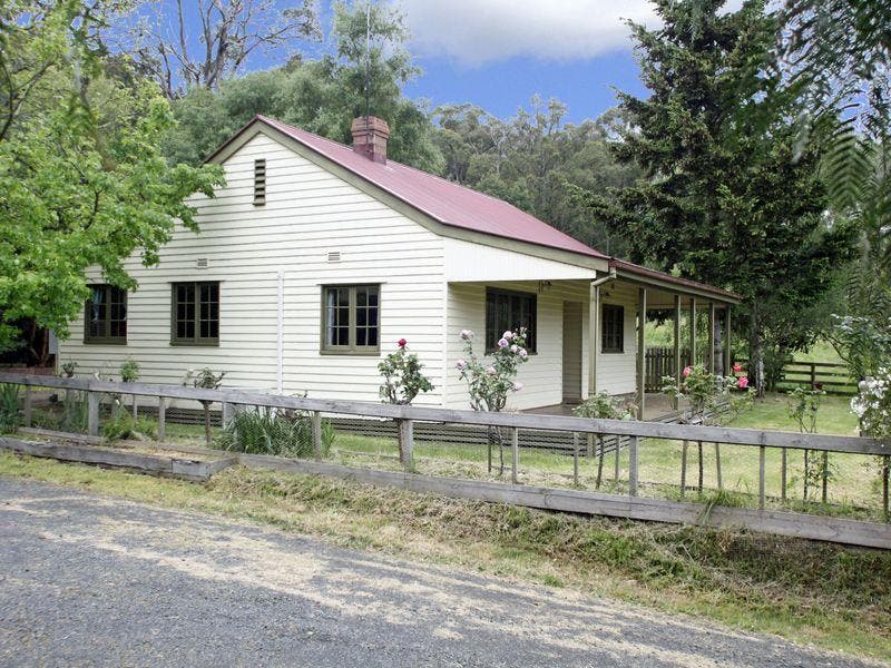 590 Pakenham Road, Pakenham Upper, VIC, 3810 - Rural Sold on 15 12 2012